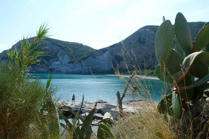 Frontone, Ponza, îles Pontines, Italie - EUROPE - IslandTouch.com