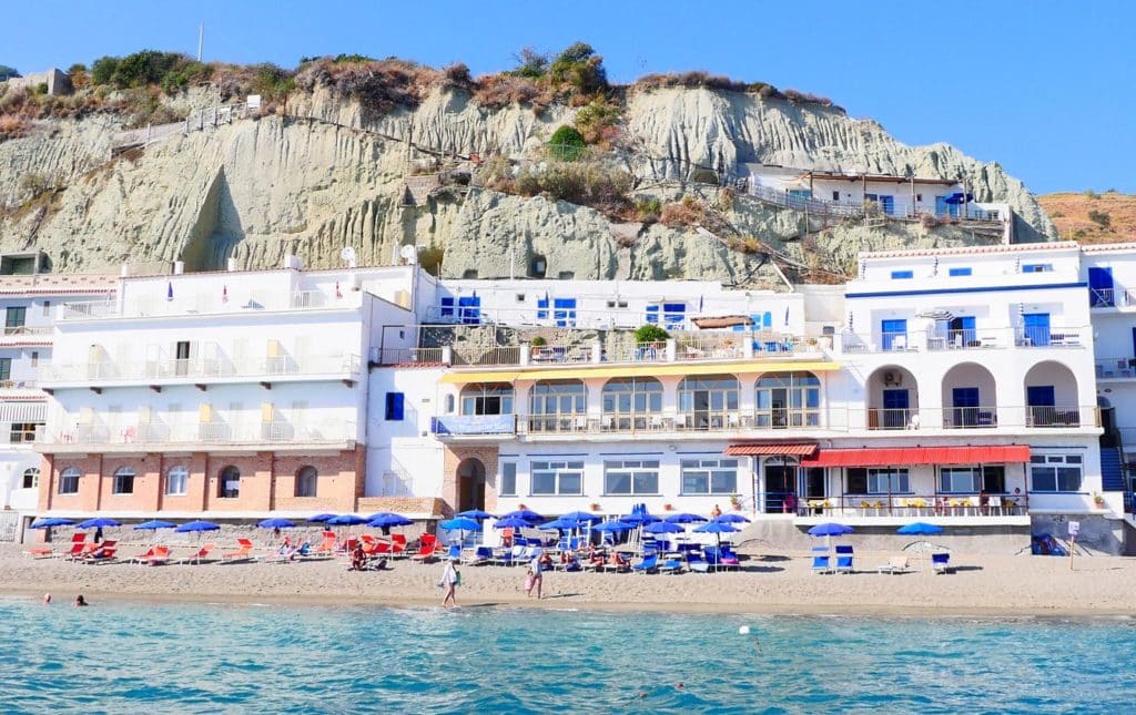 La Spiaggia dei Maronti (Ischia) - IslandTouch.com